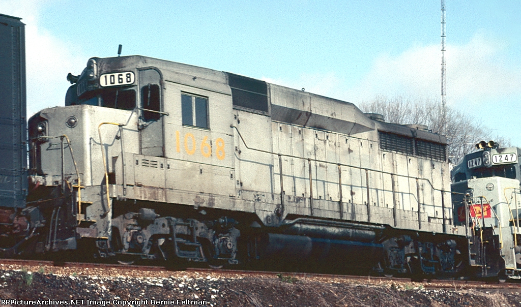 Seaboard System GP30 #1068 in the consist of SCL train #385